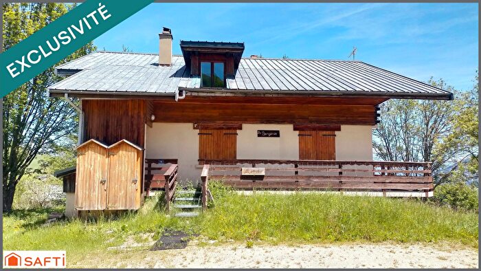 Maison 12 pièces à Fontcouverte-la-Toussuire, à vendre