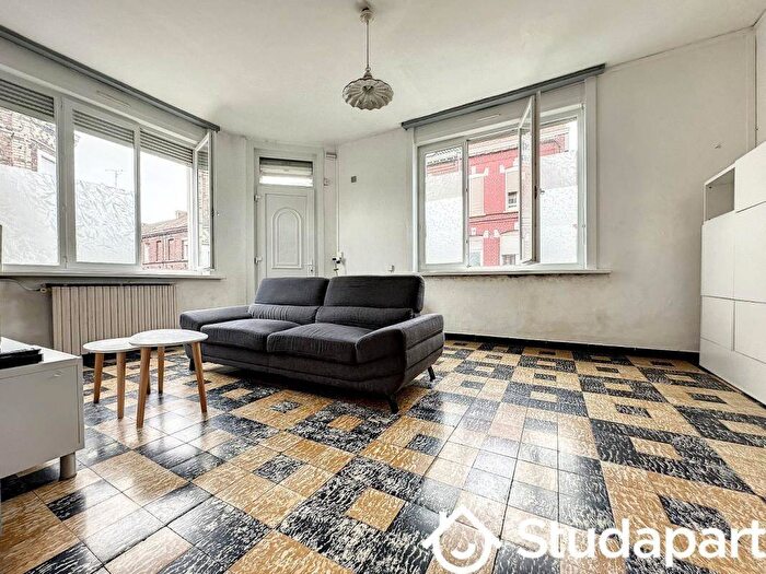 Appartement à louer - Cheminots-Acacias-Faubourg de Lille, Valenciennes - 1 pièce - 1 chambre