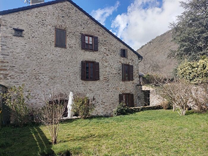 Maison à vendre - Saurat - 10 pièces - 8 chambres