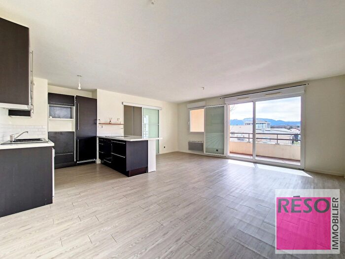 Appartement à louer - Vétraz-Monthoux - 3 pièces - 2 chambres