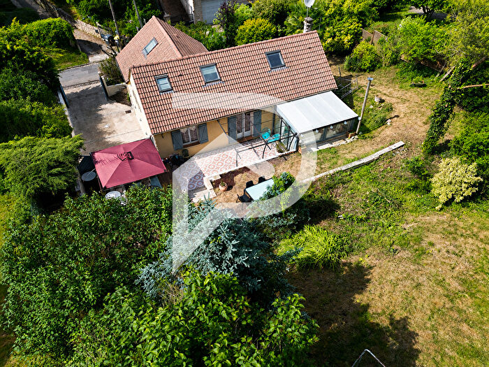 Vaux-sur-Seine : Maison 7 pièces à vendre
