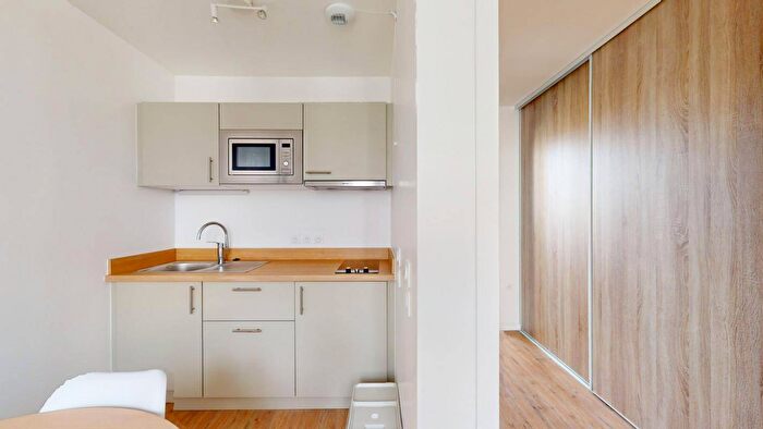 Appartement à louer - Pastières, Chartres - 1 pièce