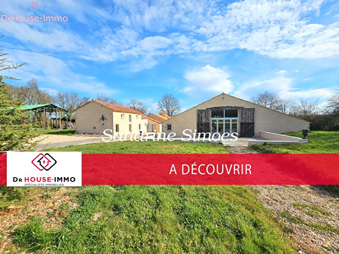 Maison à vendre - Pindray - 9 pièces - 7 chambres