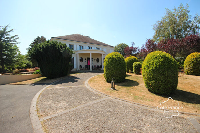 Maison 8 pièces à vendre à Aubrives