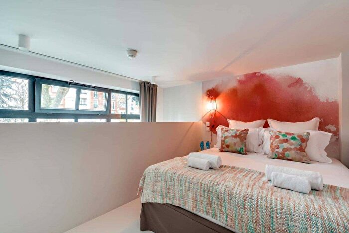 Appartement à louer - Auteuil Nord, Paris ème arrondissement - 2 pièces - 1 chambre