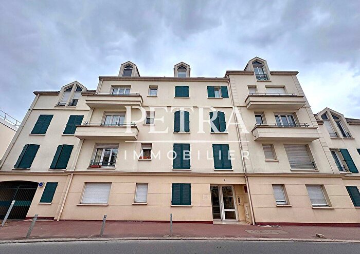 Appartement à louer - Petit Robinson, LHaÿ-les-Roses - 1 pièce