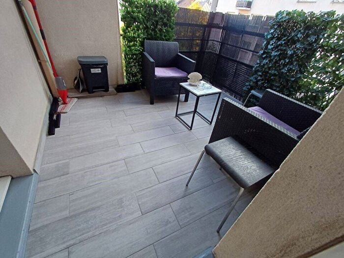 Hôtel de Ville, Courbevoie : Appartement 3 pièces à louer