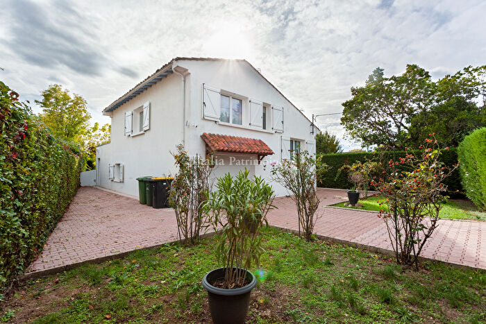 Maisons à vendre et appartements à louer - 1
