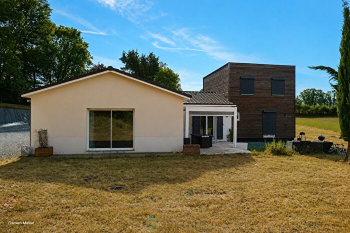 Maison 8 pièces à vendre à Saint-Romain-et-Saint-Clément