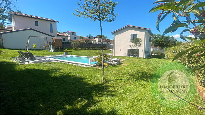 Maison à louer - La Tour-de-Salvagny - 5 pièces - 4 chambres