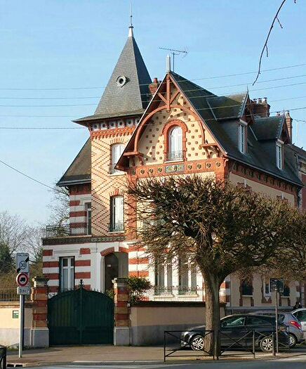 Ville Haute-Centre, Montereau-Fault-Yonne - Maison 7 pièces à louer