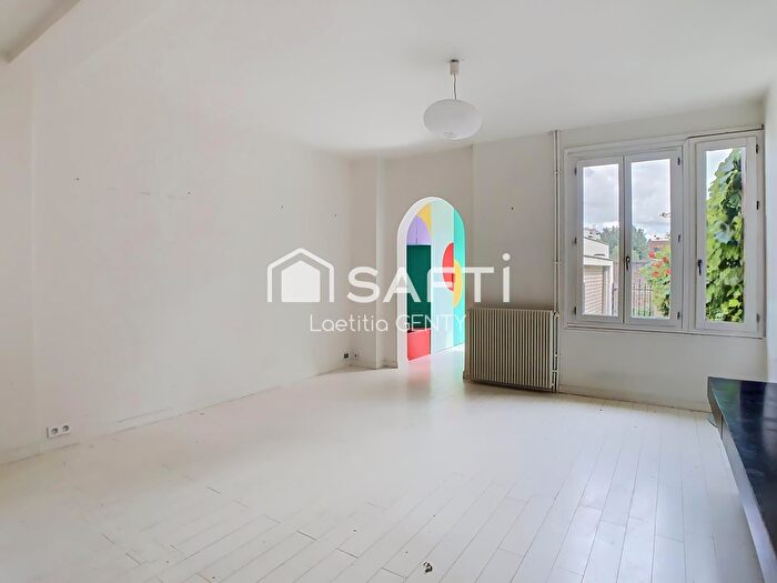 Colombes, Europe : Maison 5 pièces à vendre