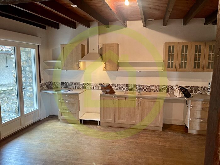 Maison à vendre - Ruelle-sur-Touvre - 5 pièces - 3 chambres