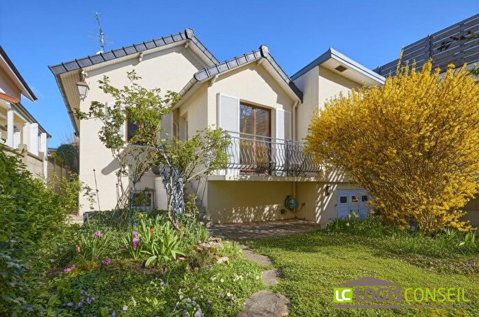 Maison à vendre - Châtenay-Malabry, Centre-ville - 5 pièces - 3 chambres