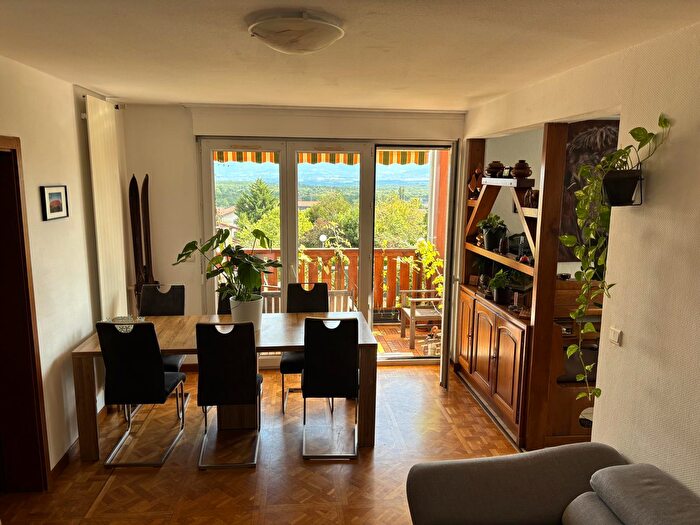 Appartement 5 pièces à Péron, à louer