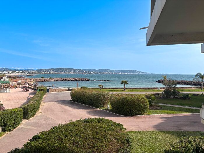 Appartement à vendre - Mandelieu-la-Napoule, La Napoule - 3 pièces - 2 chambres