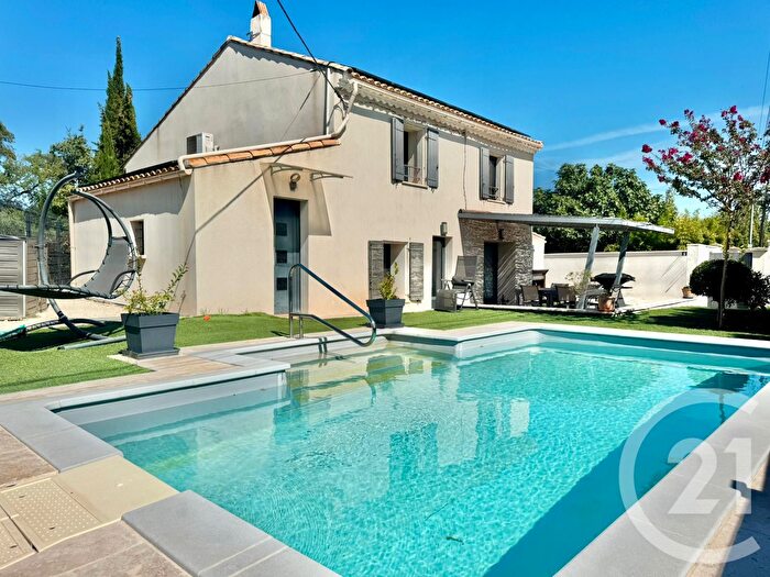 Maison à vendre - Saint-Martin-de-Crau - 5 pièces - 4 chambres