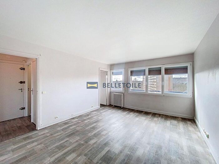 Appartement à louer - Maisons-Alfort, Charentonneau - 3 pièces - 2 chambres