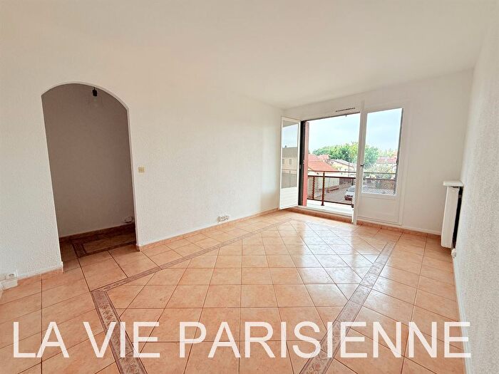 Appartement à vendre - Stains, Le Vieux Stains - 3 pièces - 2 chambres