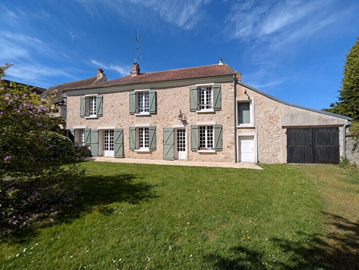 Maison 6 pièces à Plaisir, Centre-ville, Château, à vendre