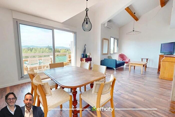 Francheville, Francheville Le Bas, Grandes-Terres, Le Chater : Appartement 4 pièces à vendre