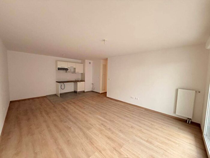 Appartement à louer - Cheminots-Acacias-Faubourg de Lille, Valenciennes - 3 pièces - 2 chambres