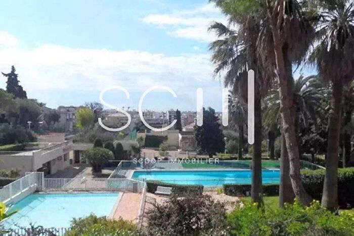 Appartement à louer - Juan-les-Pins, Antibes - 1 pièce