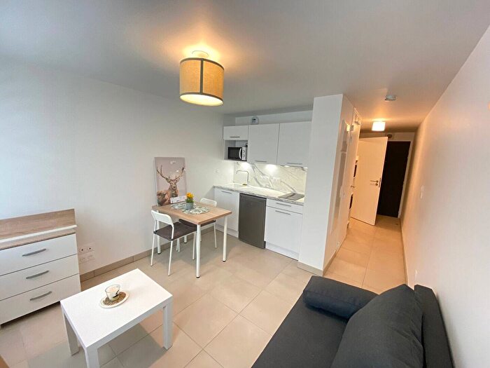 Appartement à louer - Centre Ville, Reims - 1 pièce