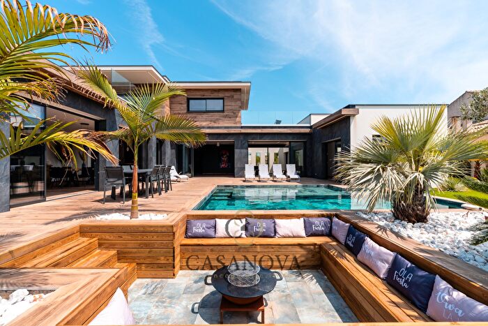 Maison à vendre - Agde, Le Grau dAgde - 10 pièces - 7 chambres