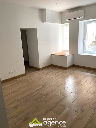 Appartement à louer - Montluçon, Centre-ville, Les Forges - 1 pièce
