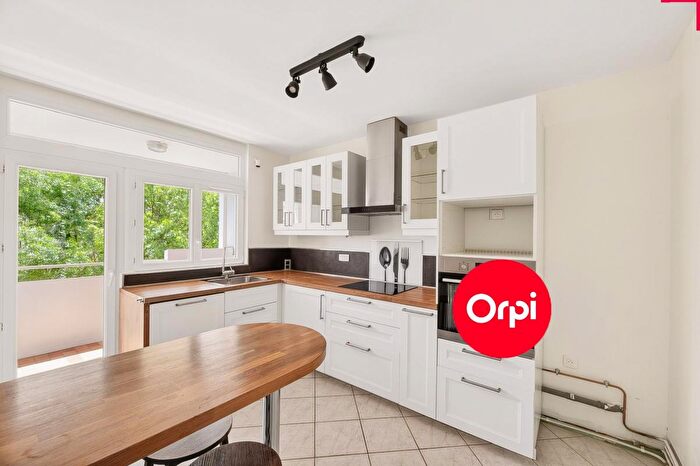Appartement 4 pièces à Saint-Priest, Menival, à vendre