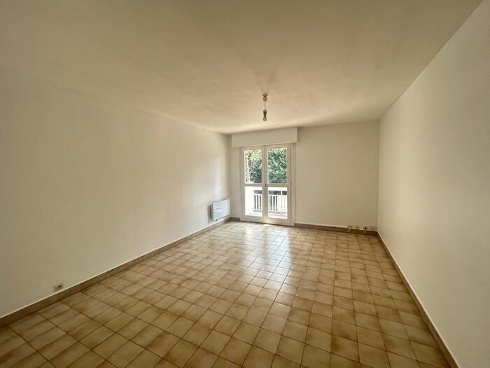 Appartement 2 pièces à Montbrison, Centre-ville, à louer