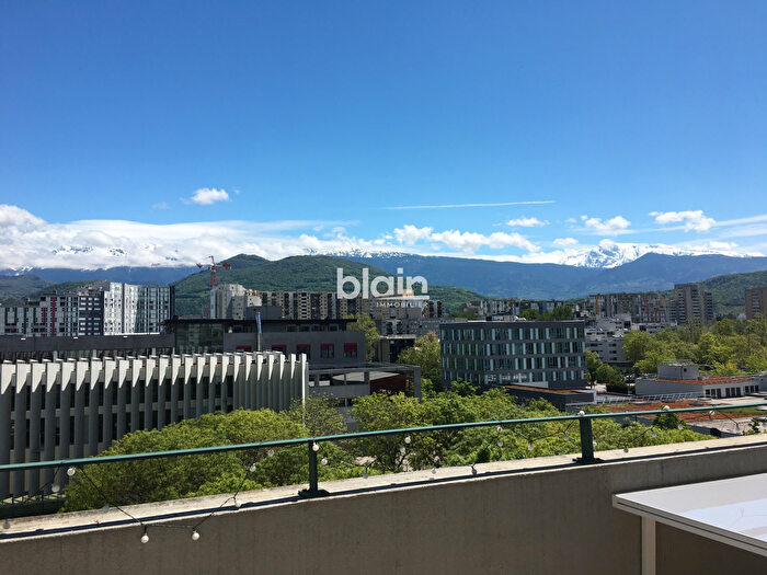 Appartement à louer - Grenoble, Village Olympique - 3 pièces - 2 chambres