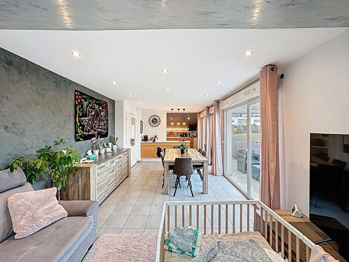 Appartement à vendre - Vétraz-Monthoux - 3 pièces - 2 chambres