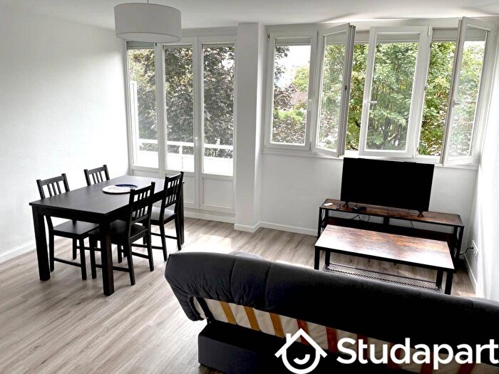 Appartement à louer - Les Floralies, Fontaine - 1 pièce - 1 chambre