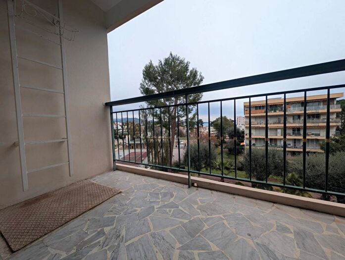 Appartement à louer - Saint Augustin, Nice - 1 pièce