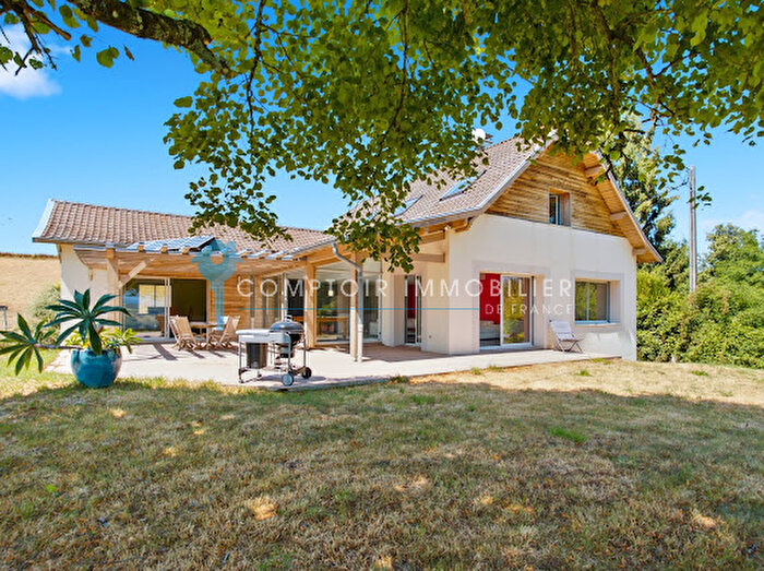 Le Pin : Maison 7 pièces à vendre