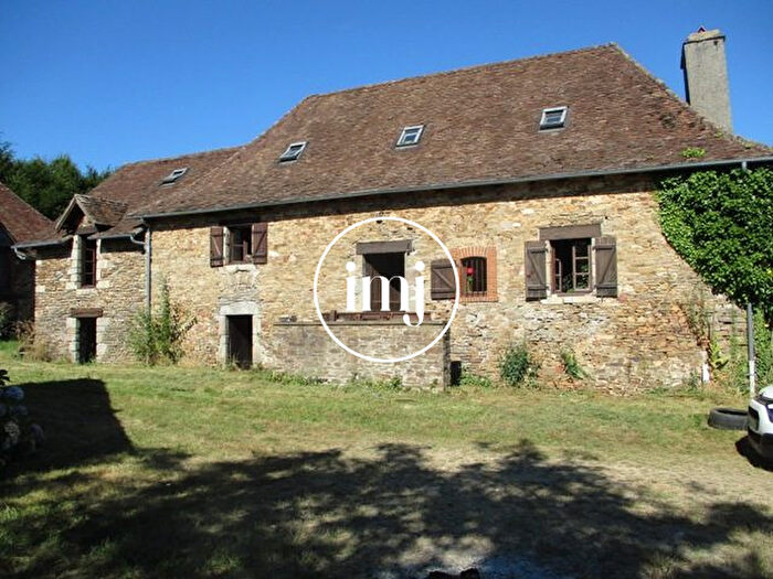 Maison 6 pièces à Saint-Yrieix-la-Perche, à vendre