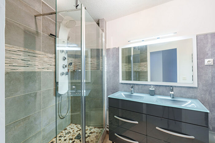 Appartement à vendre - Chaumont, Centre-ville, Faubourg - 2 pièces - 1 chambre