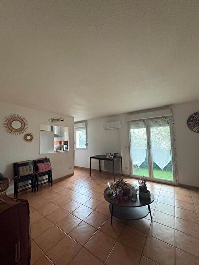 Appartement à louer - Beaucaire, Nîmes - 2 pièces - 1 chambre