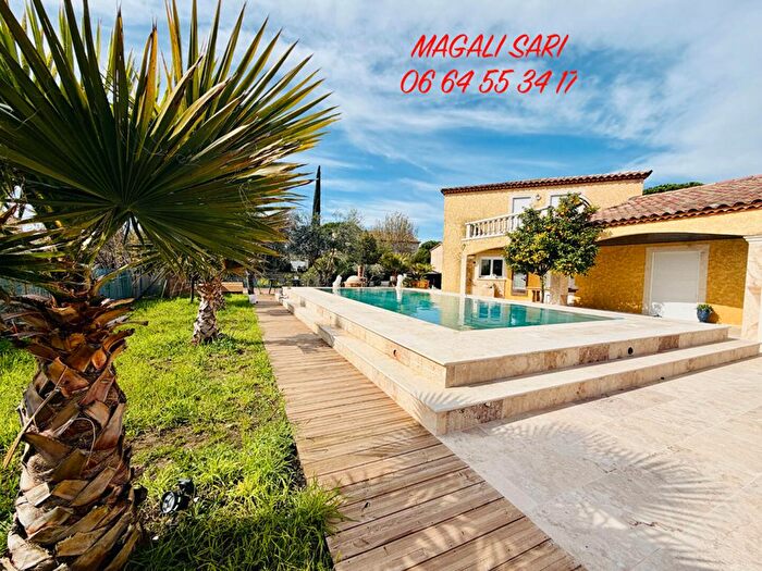 Maison à vendre - Saint-Hilaire-de-Brethmas - 8 pièces - 4 chambres