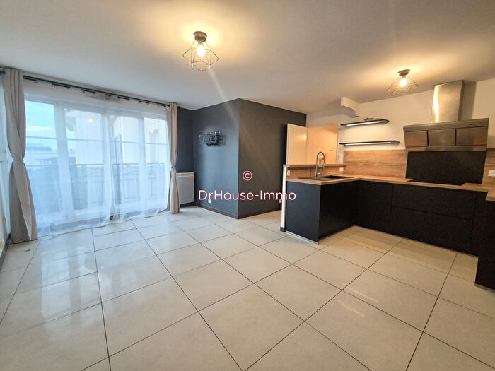 Appartement à vendre - Mantes-la-Jolie, Gassicourt - 3 pièces - 2 chambres