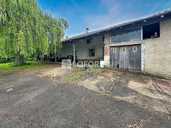 Maison 10 pièces à Pirajoux, à vendre