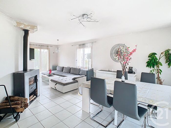 Maisons à vendre et appartements à louer - 1