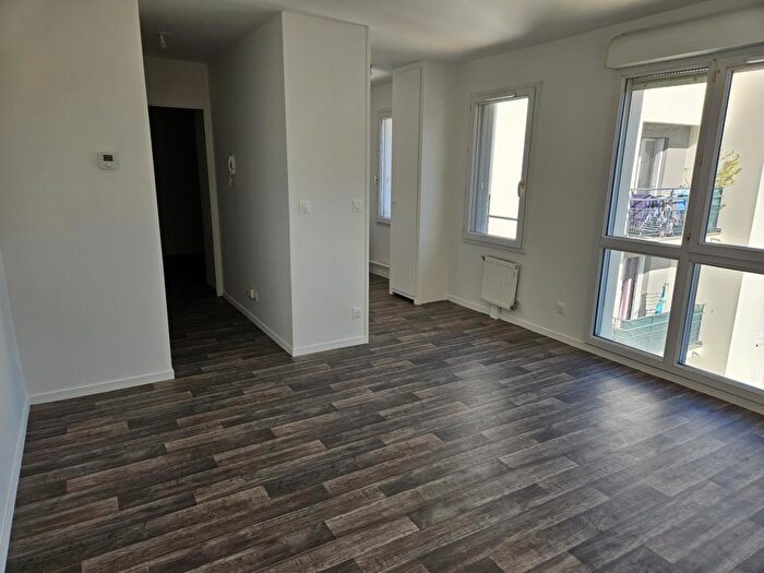 Appartement 1 pièce à Melun, Rive de Seine, Sud, à vendre