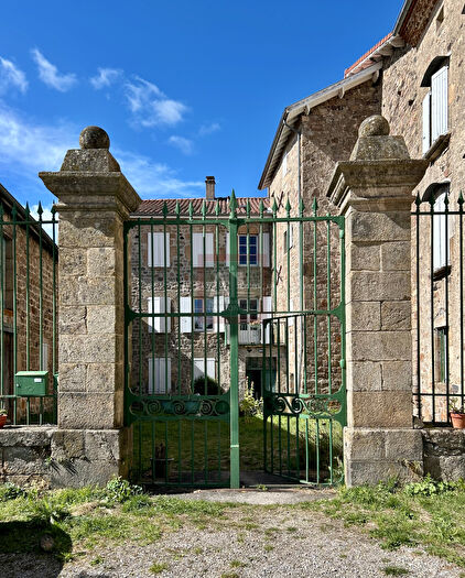 Maison à vendre - Pradelles - 9 pièces - 6 chambres