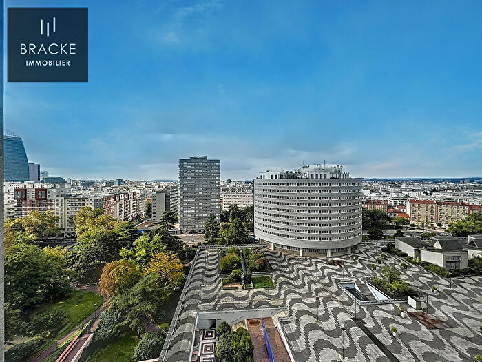 Appartement 4 pièces à Courbevoie, Hôtel de ville, à louer
