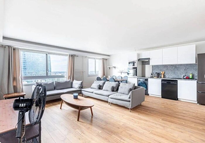 Courbevoie : Appartement 4 pièces à louer
