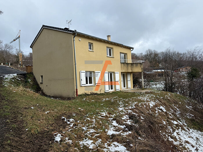 Maison à vendre - Saint-Julien-Chapteuil - 6 pièces - 5 chambres