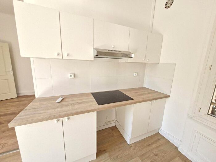 Appartement 2 pièces à Marseille 5ème, Saint-Pierre, à louer